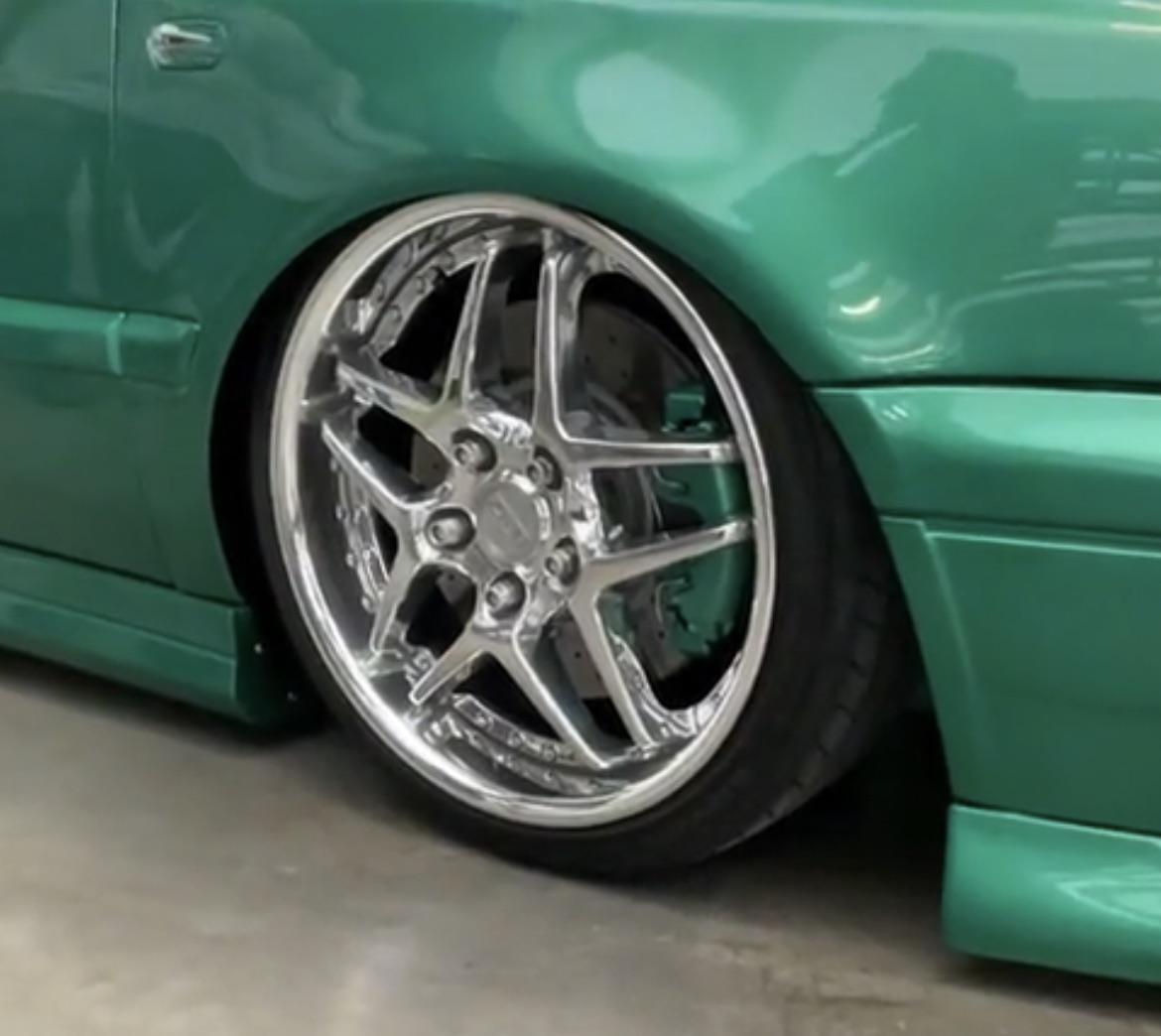 Anyone know what rims these are? Supposed to fit a mk3 VW Cabrio | Scrolller