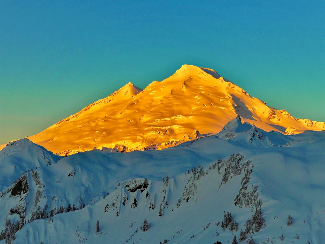 Mount Baker Golden At Sunrise, Washington State[OC][5184x3888] | Scrolller