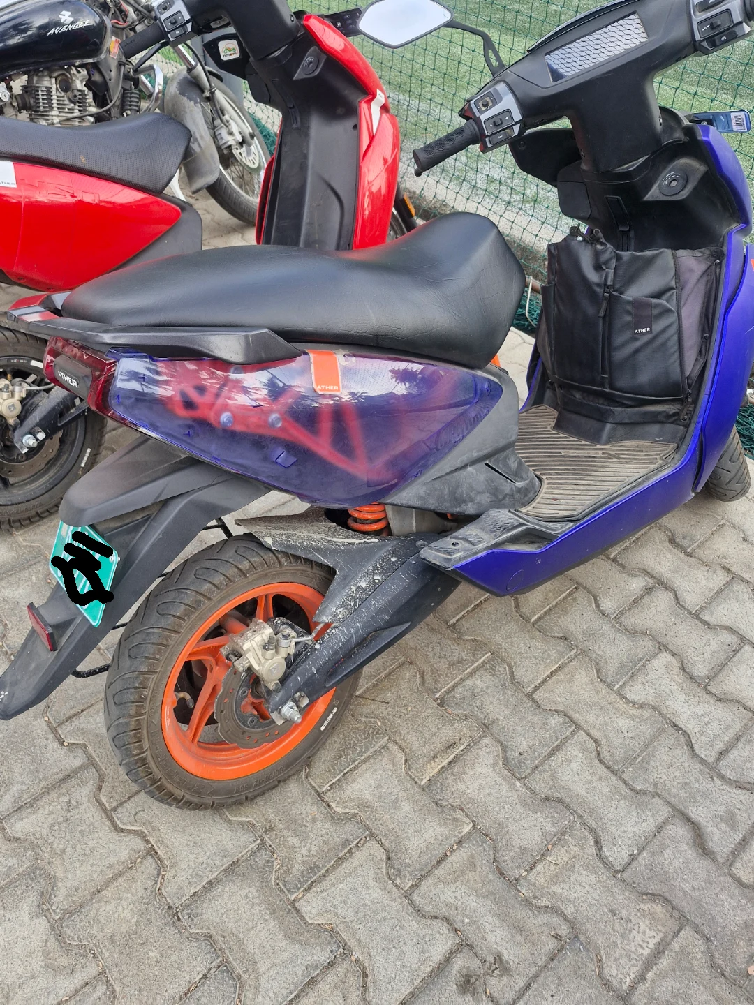 Frame in Frame | Scrolller