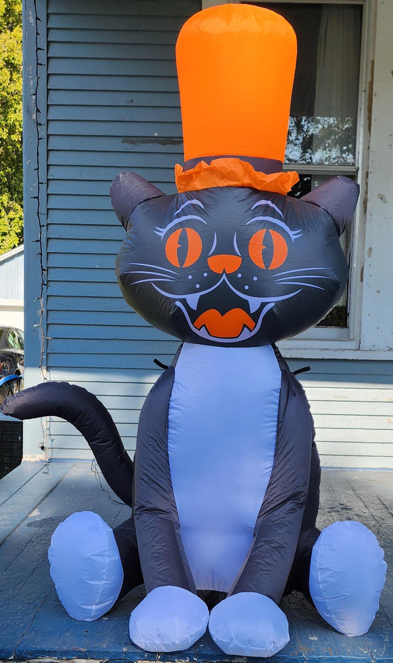 Menards really killed it with this inflatable | Scrolller