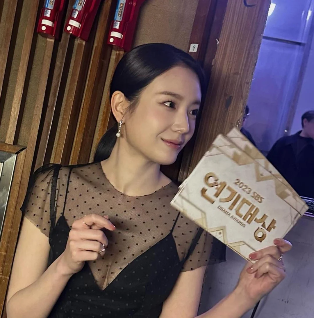 Jang Gyuri | Scrolller