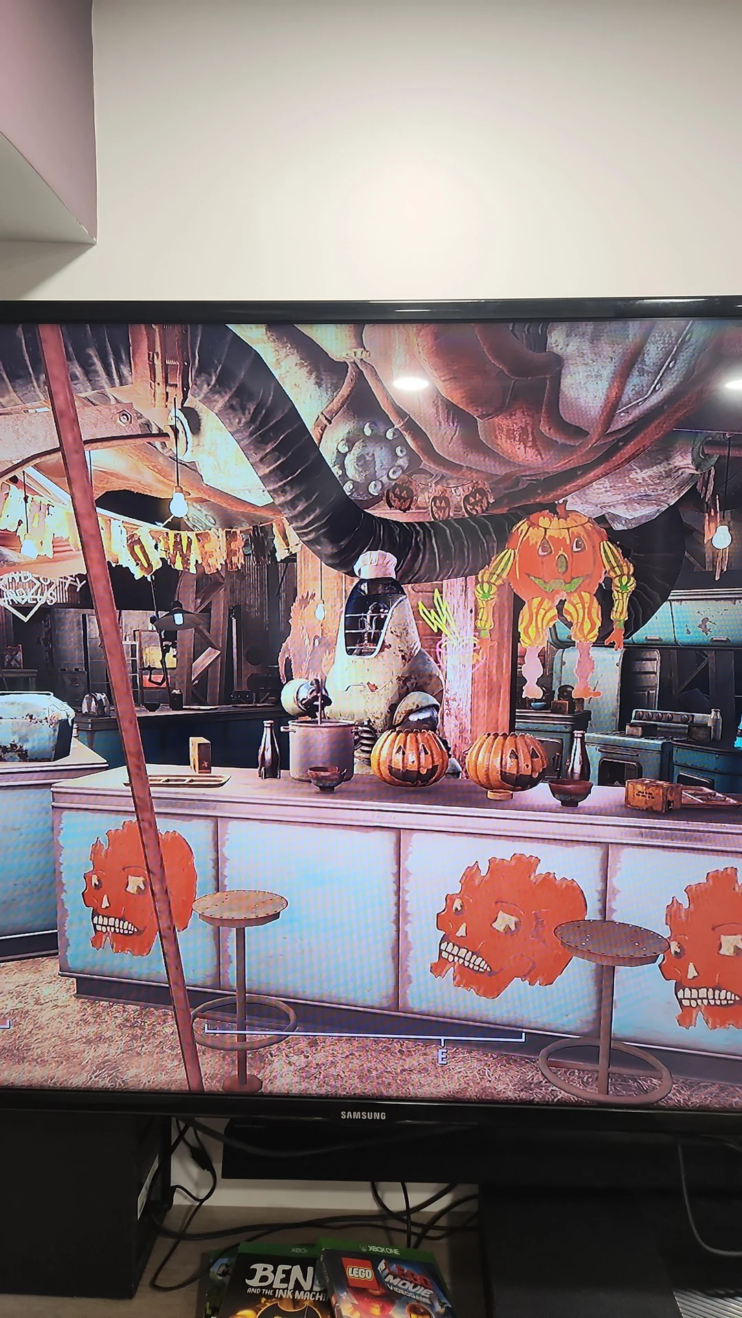 are my mods acting up again or is this vanilla | Scrolller