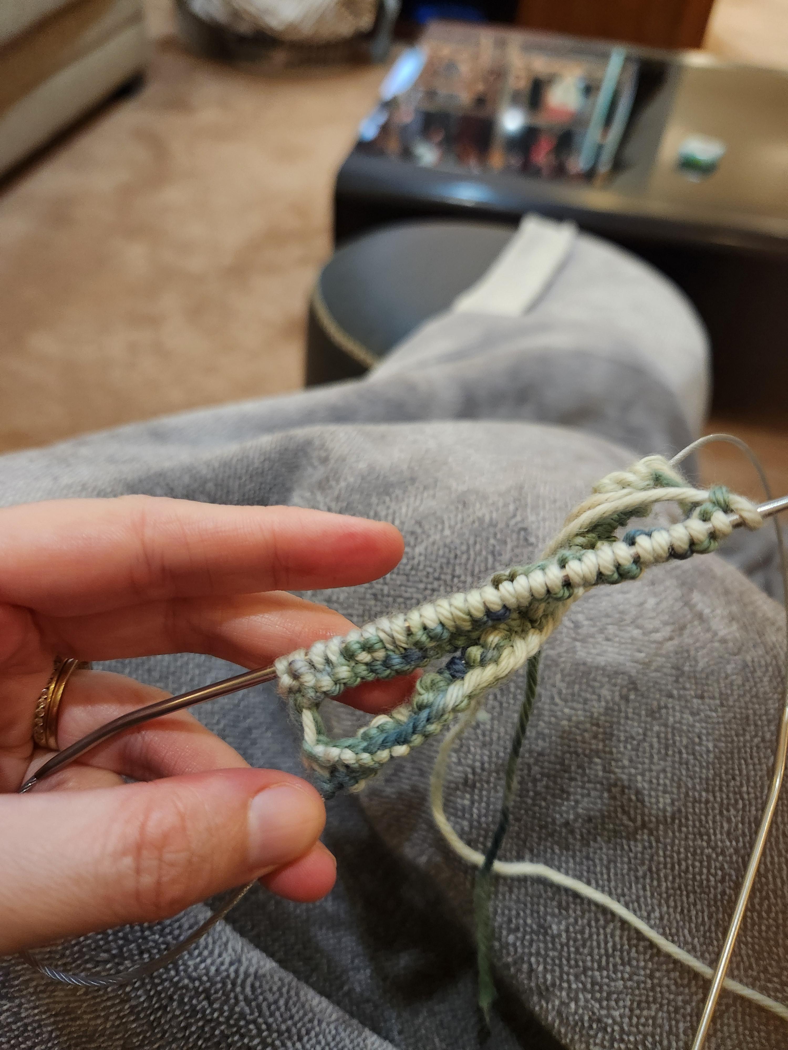 Knitting in the round with magic loop? | Scrolller