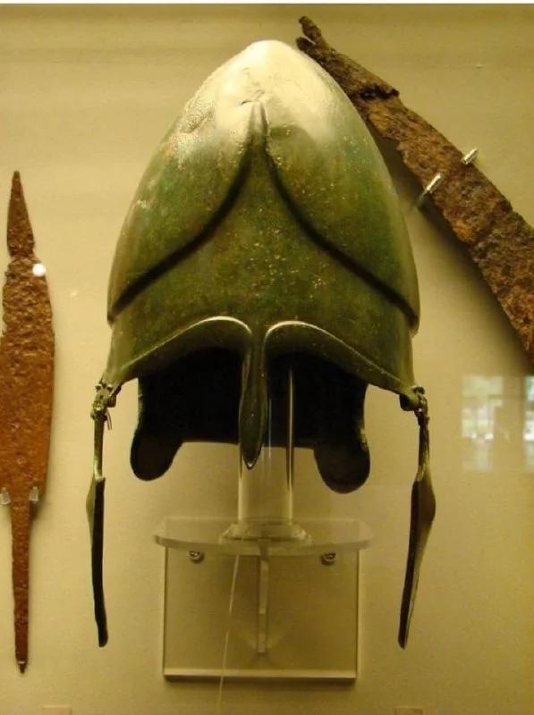A 4th century helmet. | Scrolller