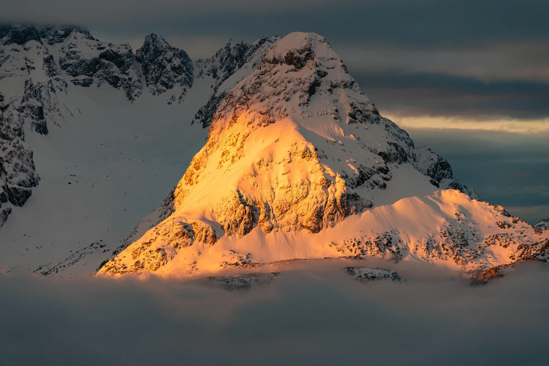 Ehrwalder Sonnenspitze during Sunrise, Tyrol, Austria [15904x10608][OC] | Scrolller