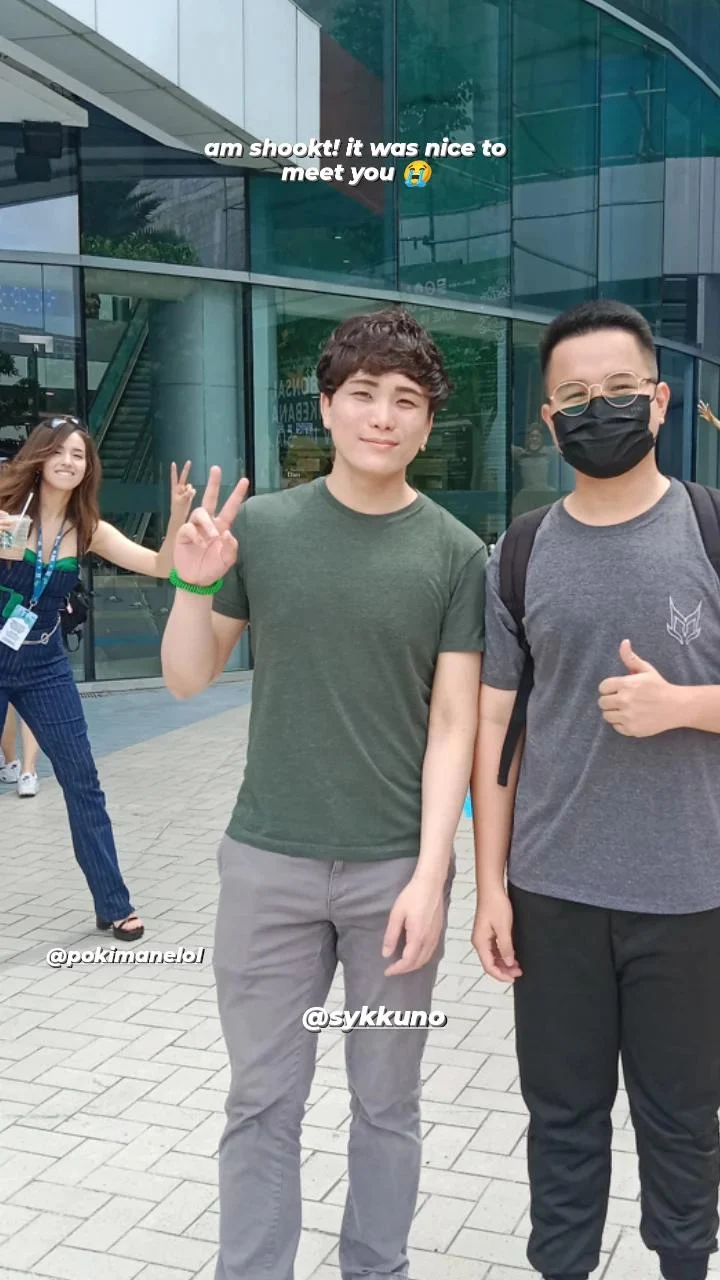 Sykkuno and Pokimane at SM MOA, Philippines | Scrolller