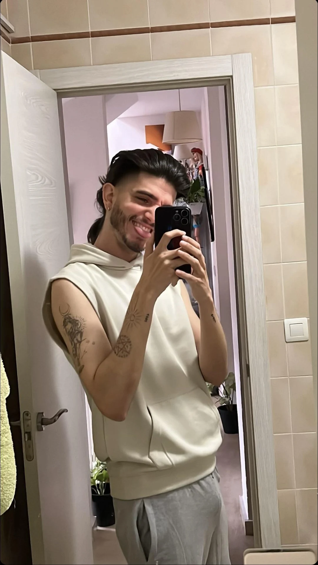 Discover more like GaymersGoneMild: Glowing up and Related Content | Scrolller