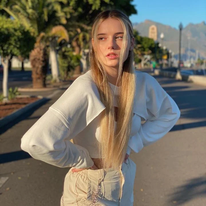 Spanish girl | Scrolller