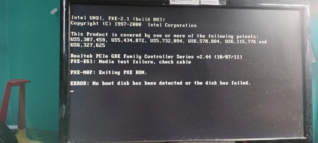 trying to boot linux but keed getting this screen any help is greatly appreciated | Scrolller