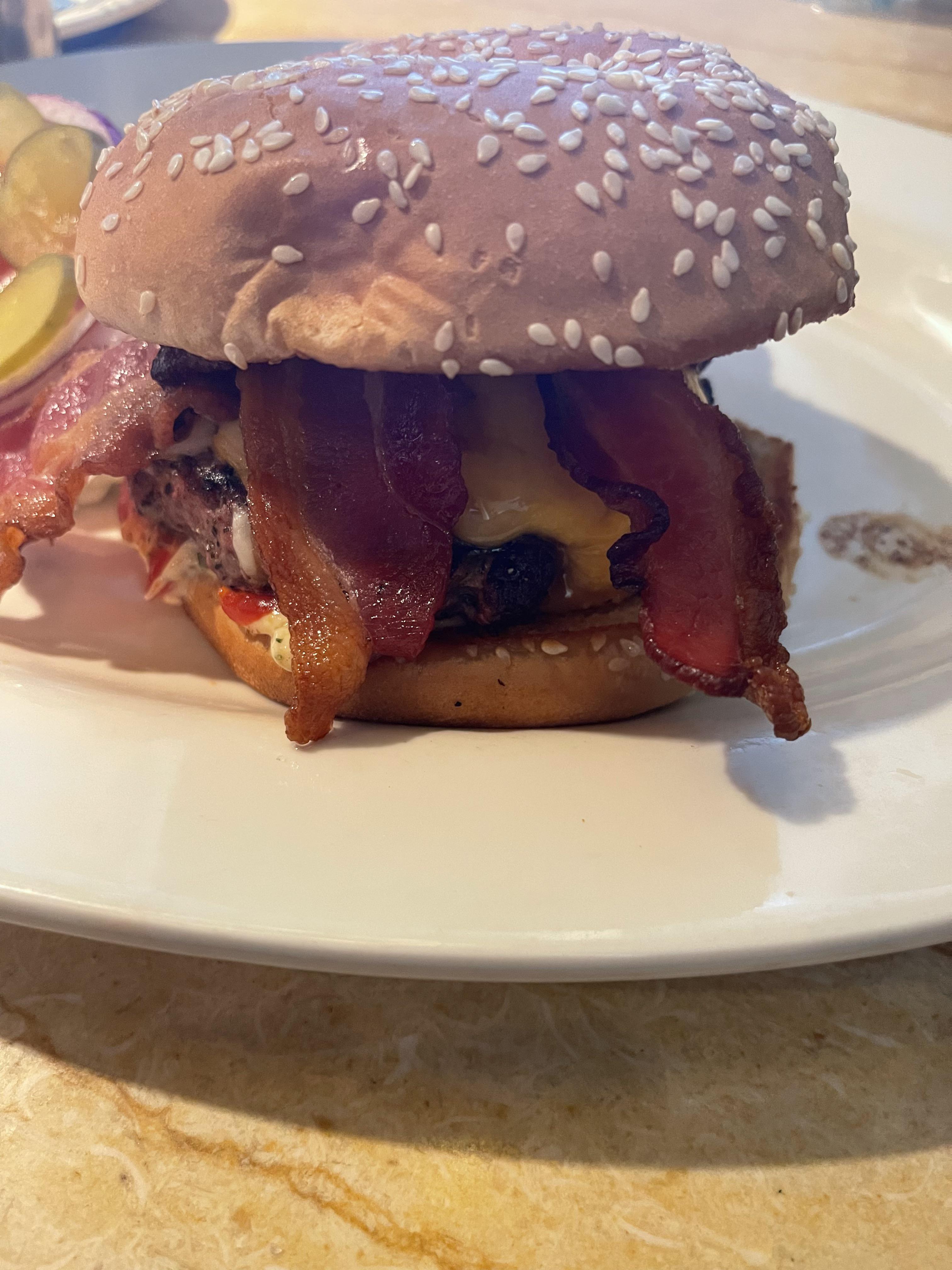 Bacon cheeseburger | Scrolller