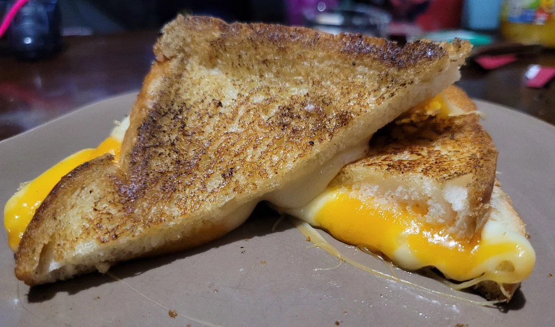 4 Cheese | Scrolller