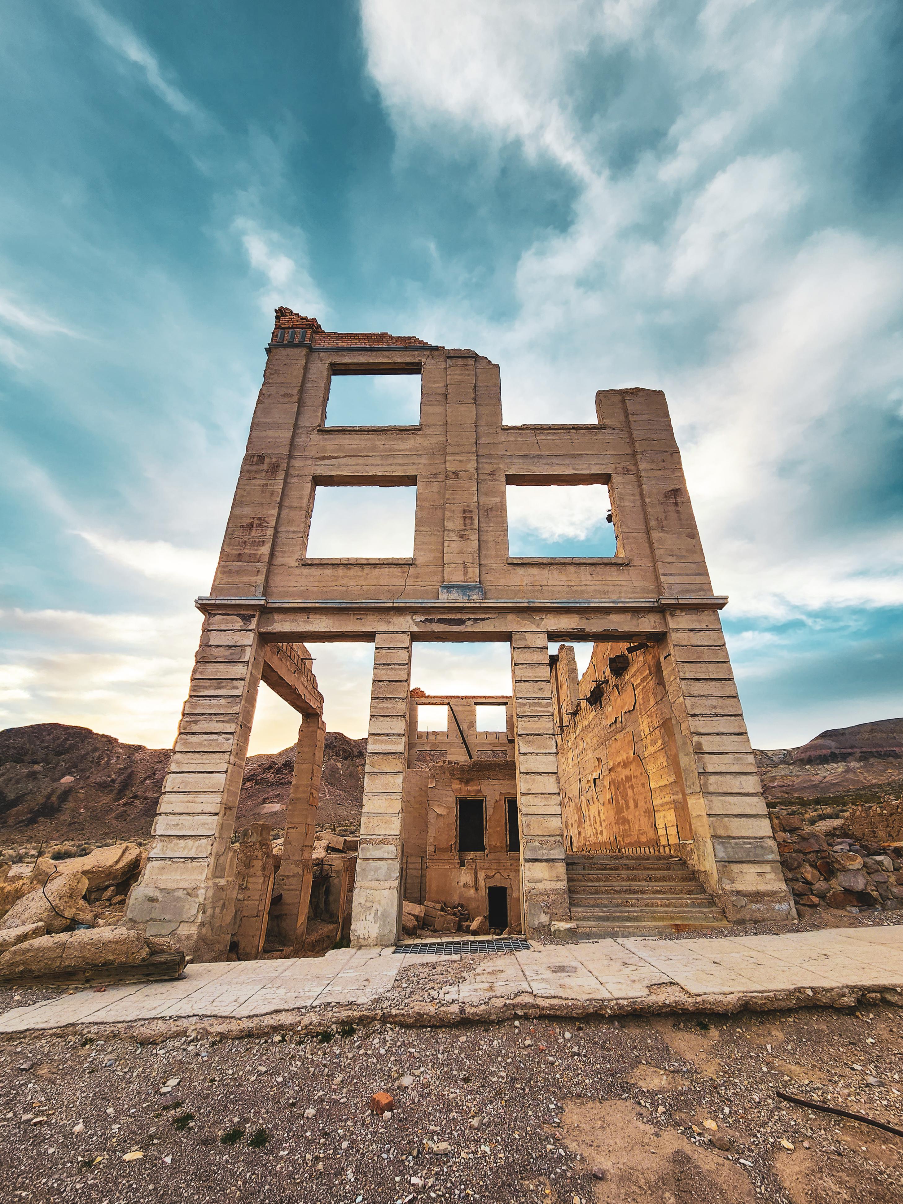 Rhyolite ruins in Nevada [OC] | Scrolller