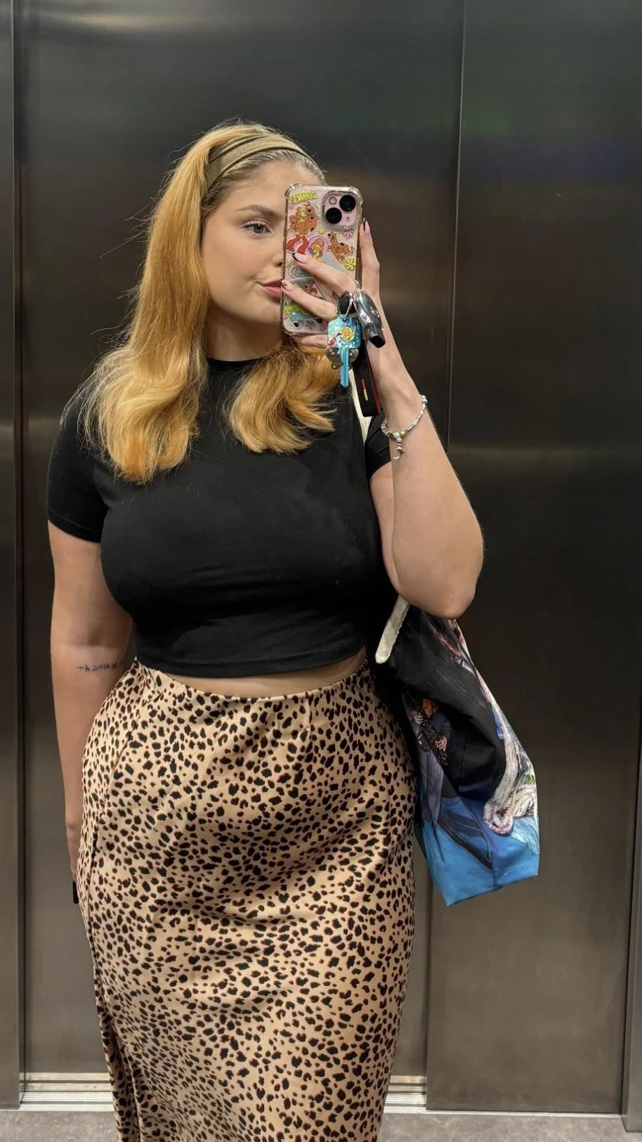 Elevator | Scrolller