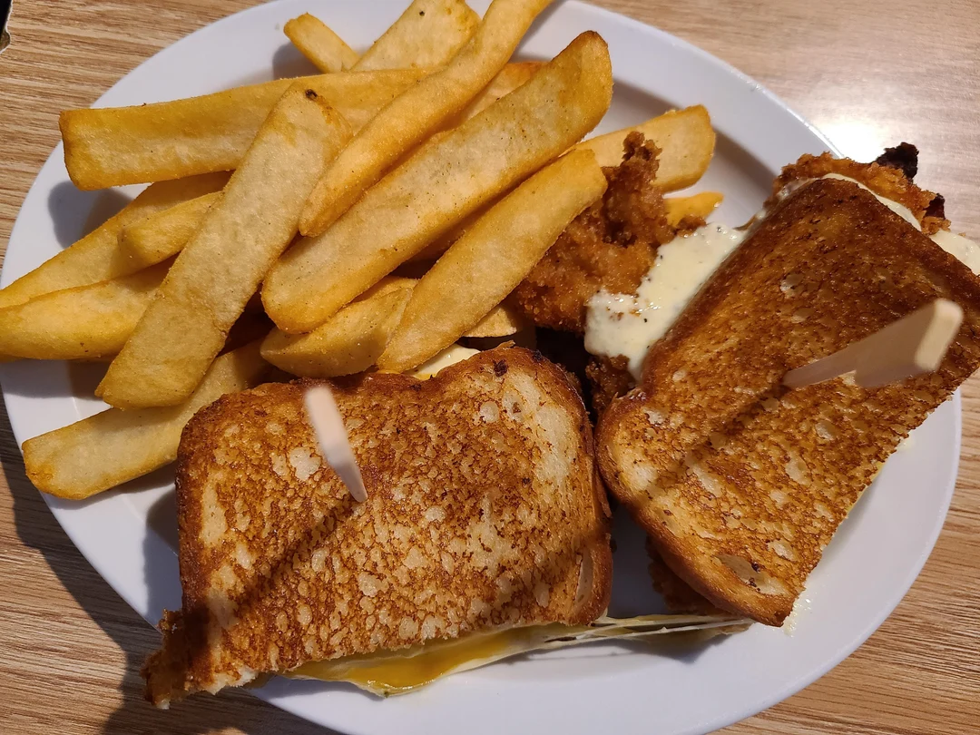 bacon and fried chicken grilled cheese | Scrolller