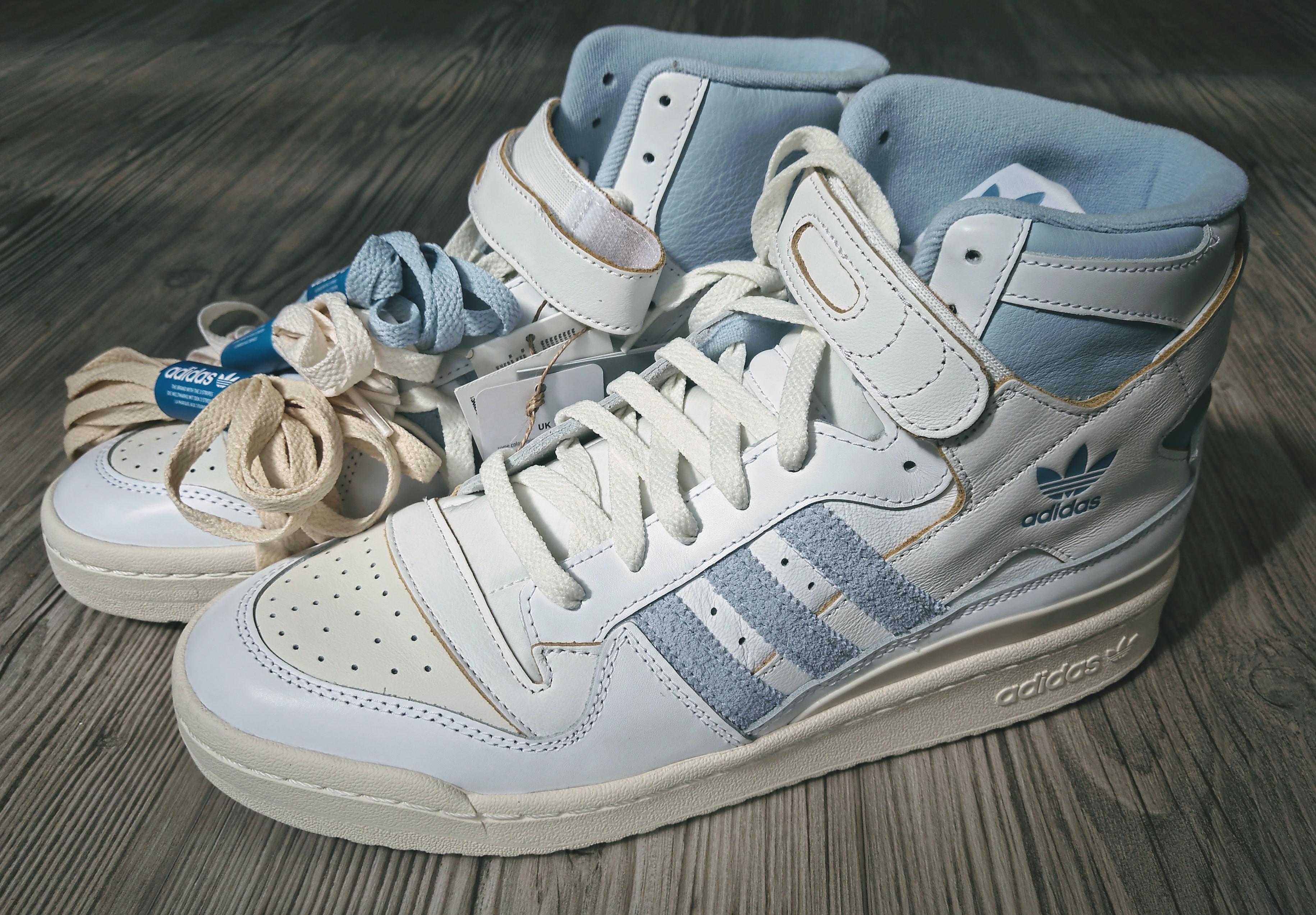 Nice set of extra laces. | Scrolller