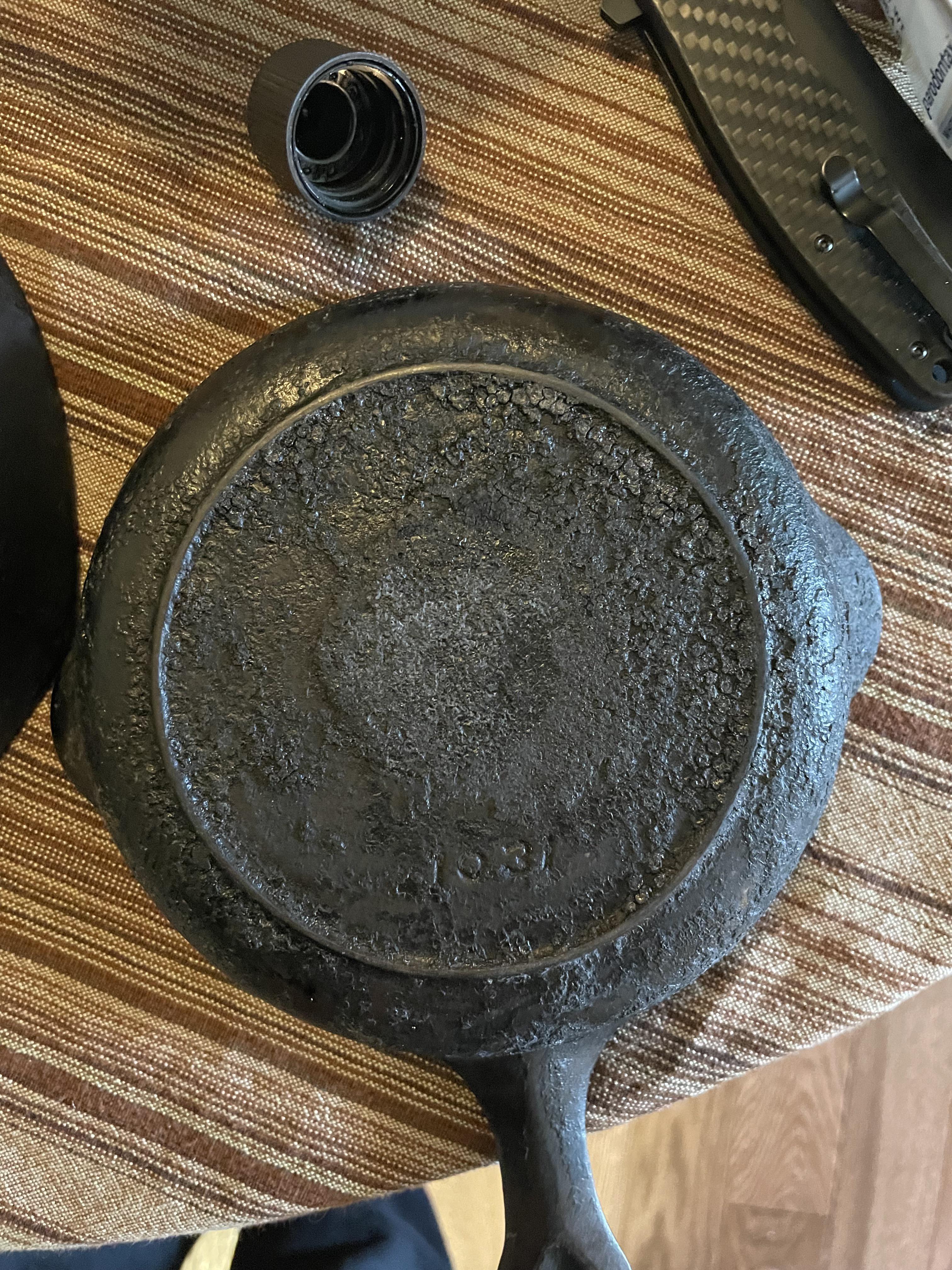 Would anyone be able to help on IDing these two skillets? | Scrolller