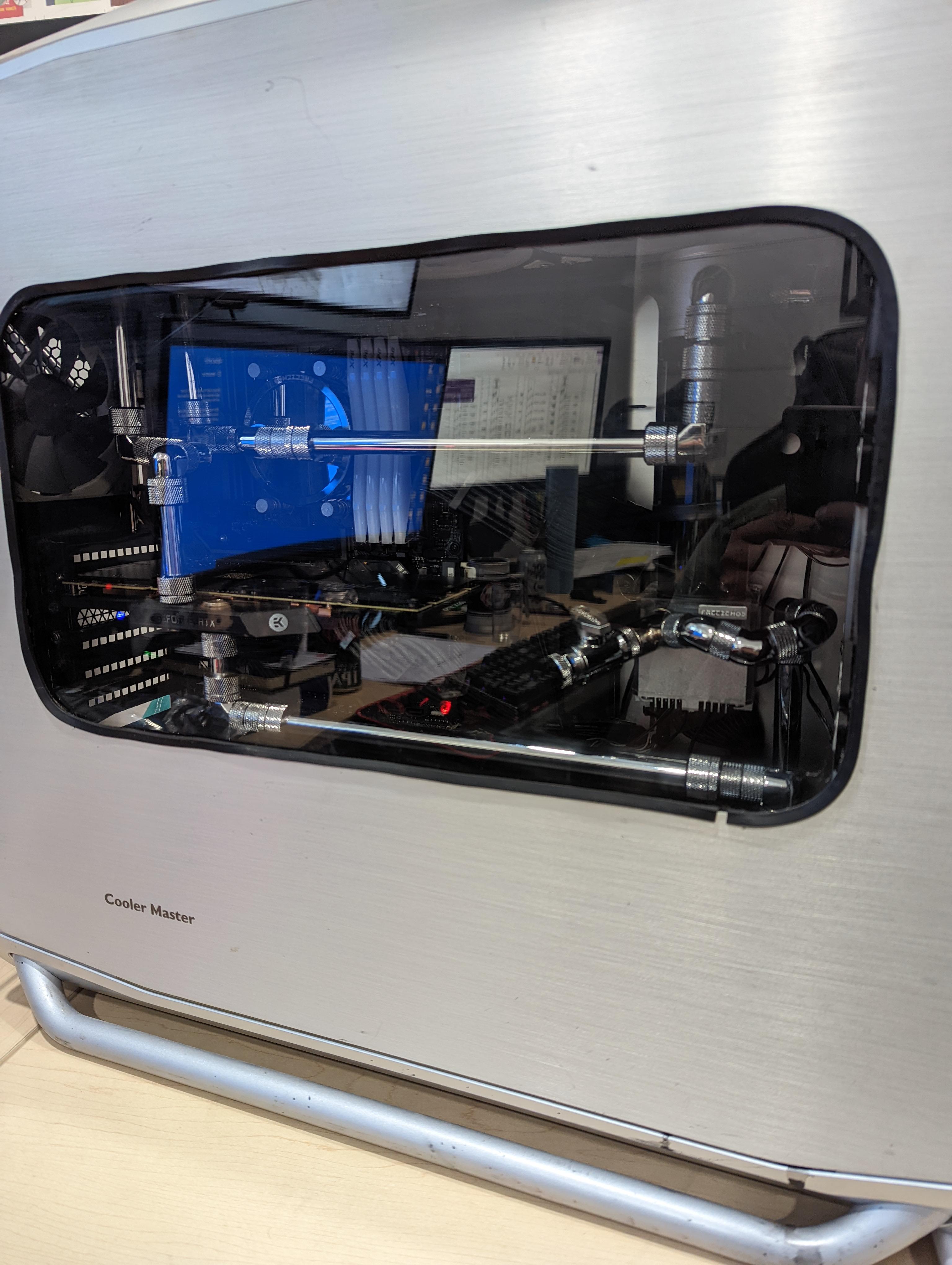 Cool Master Cosmos Custom Loop | Scrolller