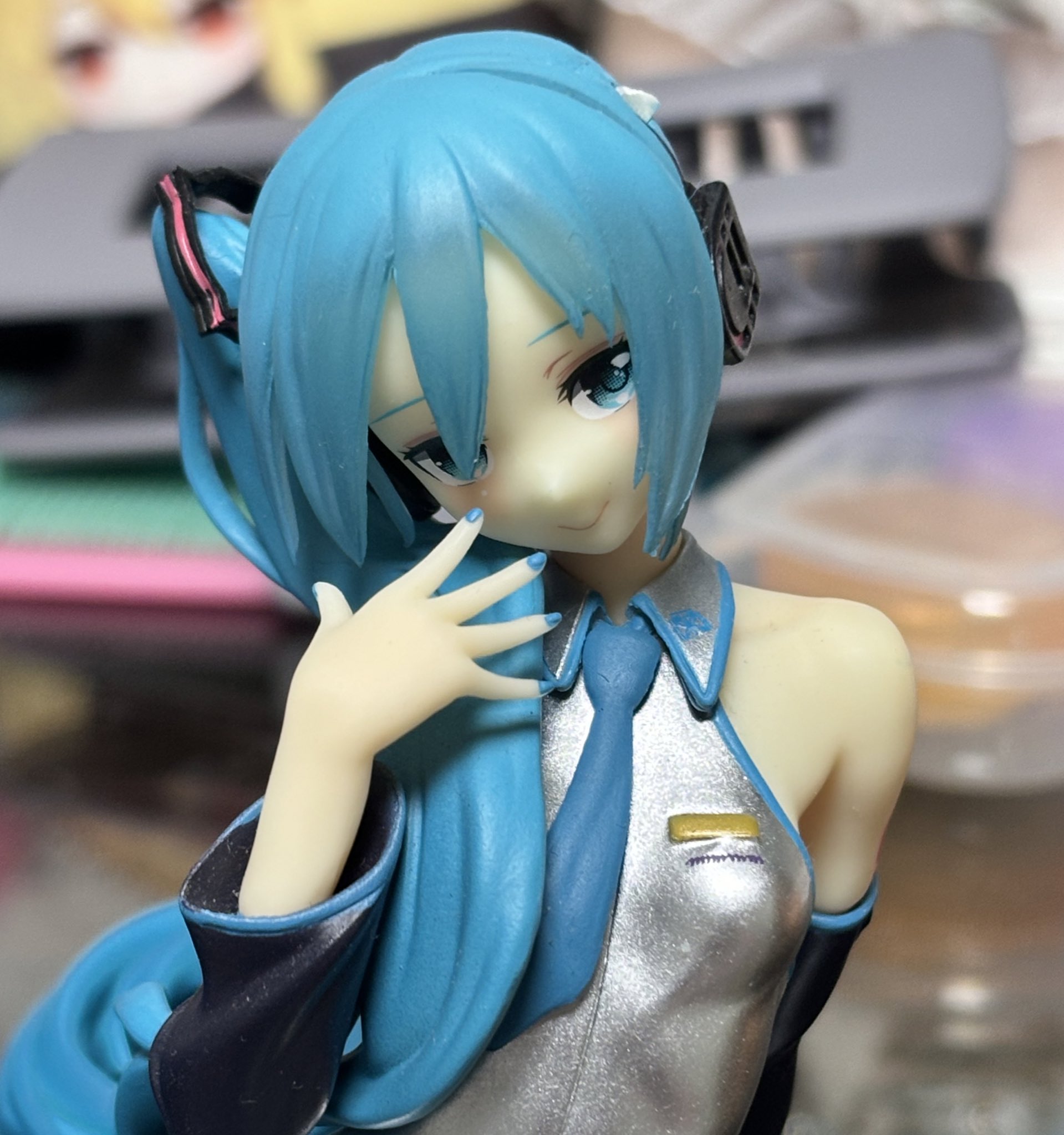 Nijika x Miku | Scrolller