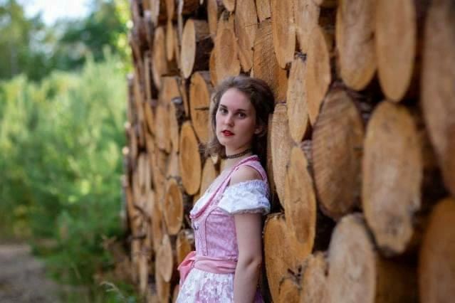 Wood log backdrop | Scrolller