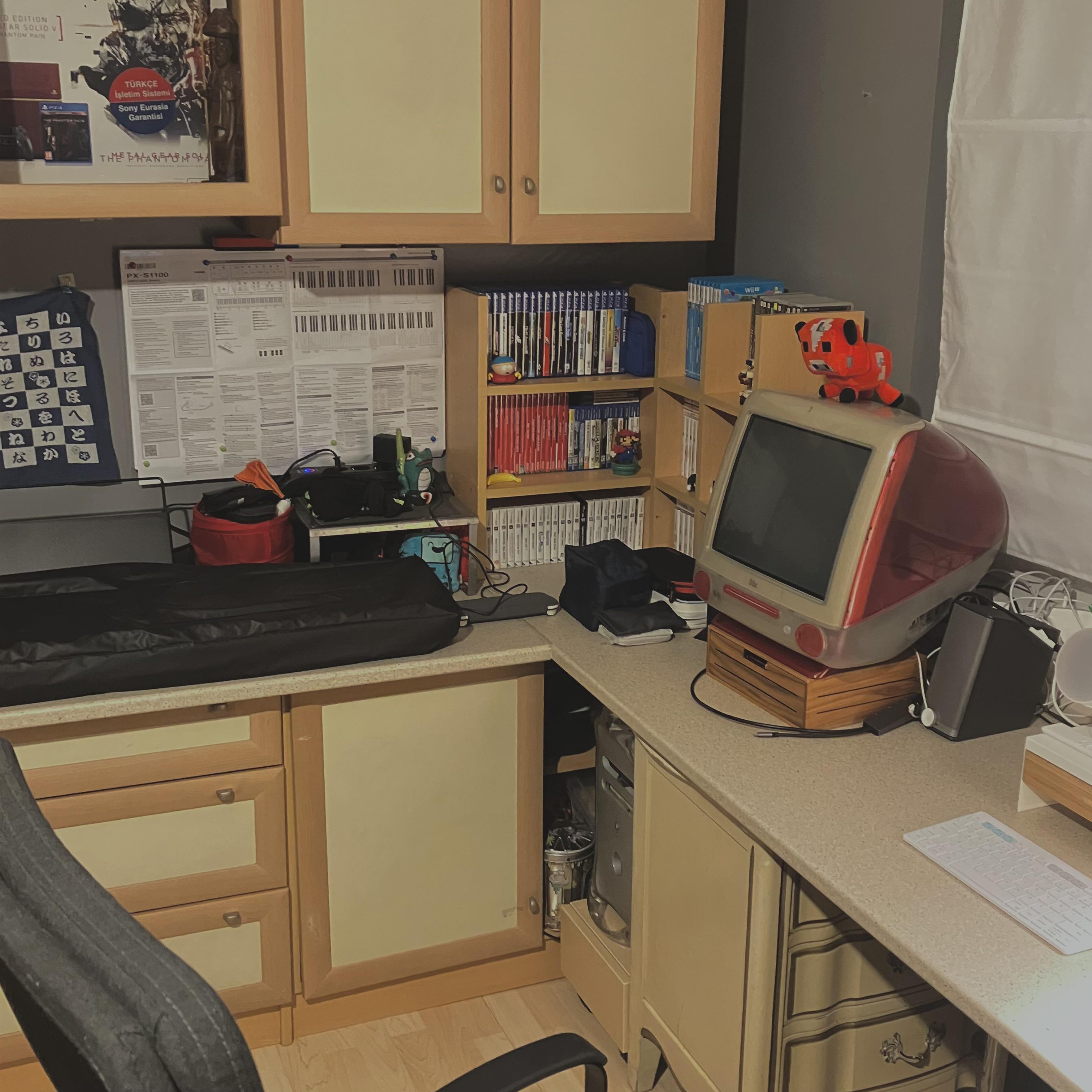 My updated setup, now with a projector and HomePod Mini. | Scrolller