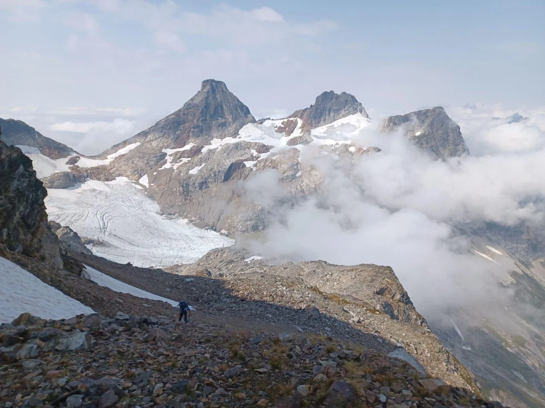 Paul Bunyan’s Stump, Pinnacle Peak and Pyramid Peak from Colonial Peak, North Cascades National ...