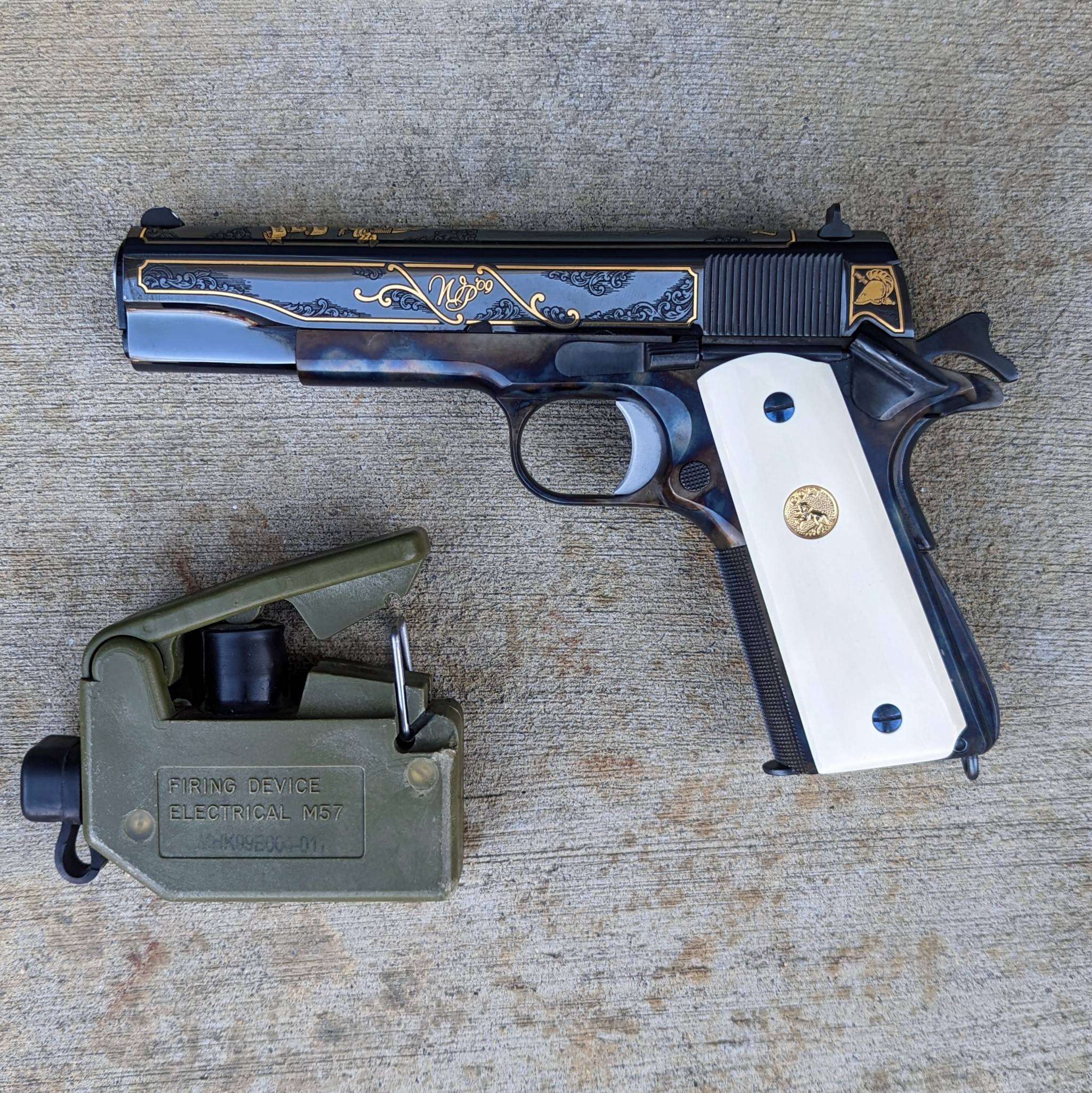 Custom Colt 1911 | Scrolller