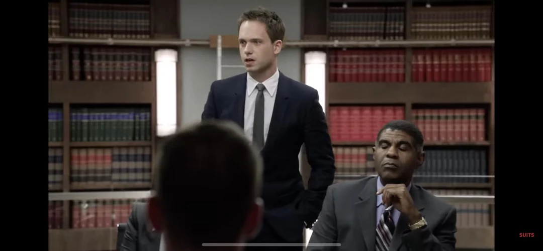 Who is the guy next to Mike? | Scrolller