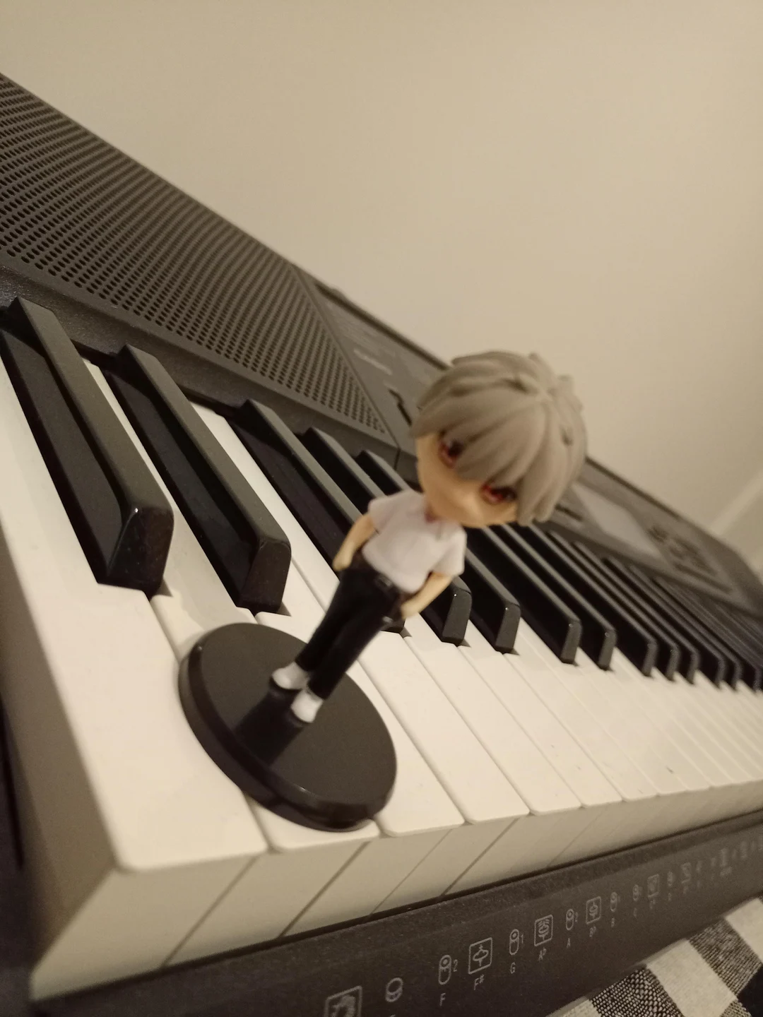 Kowaru-kun | Scrolller