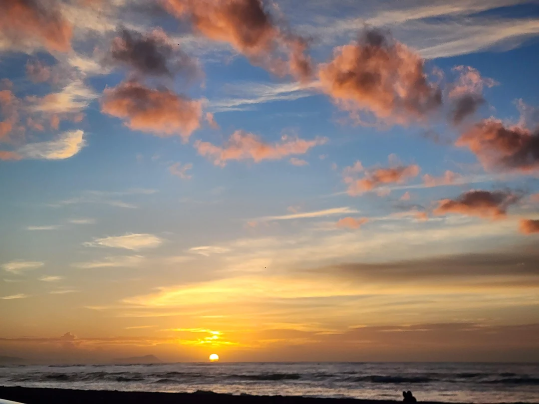 Ewa Beach sunrise. Happy Aloha Friday! | Scrolller
