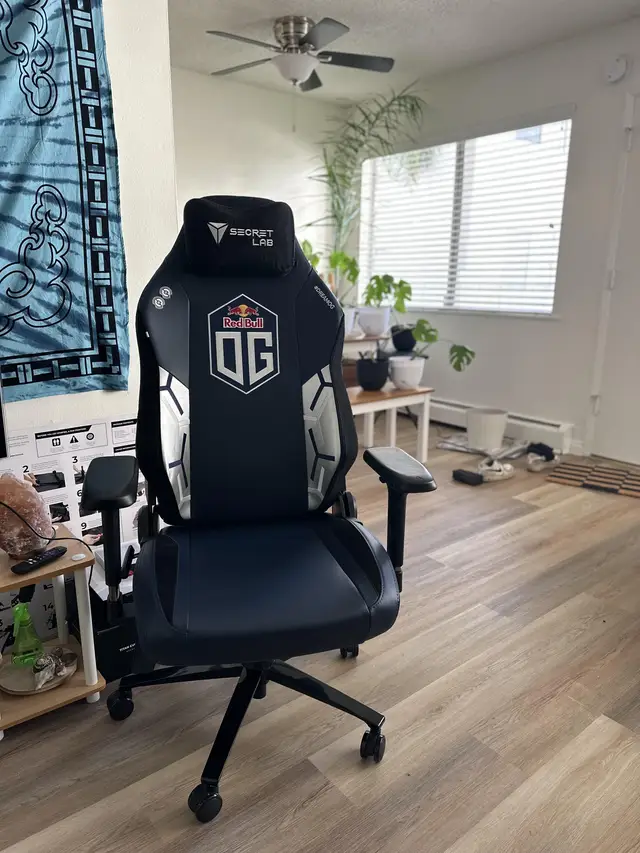 Secretlab TITAN Evo | Scrolller