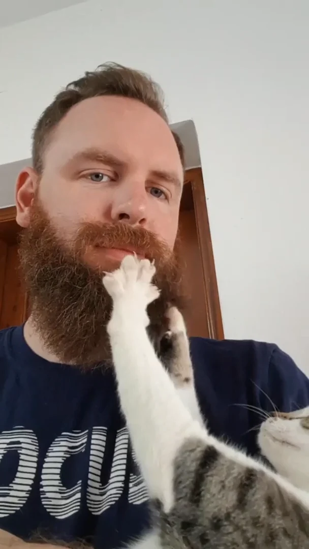 The secret to a full and healthy beard | Scrolller