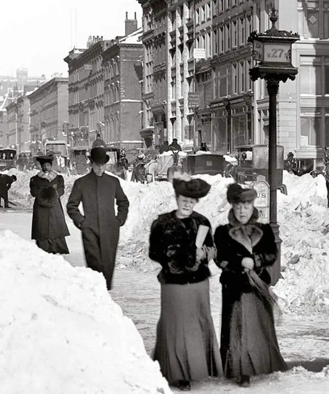 5th Ave 1935 | Scrolller