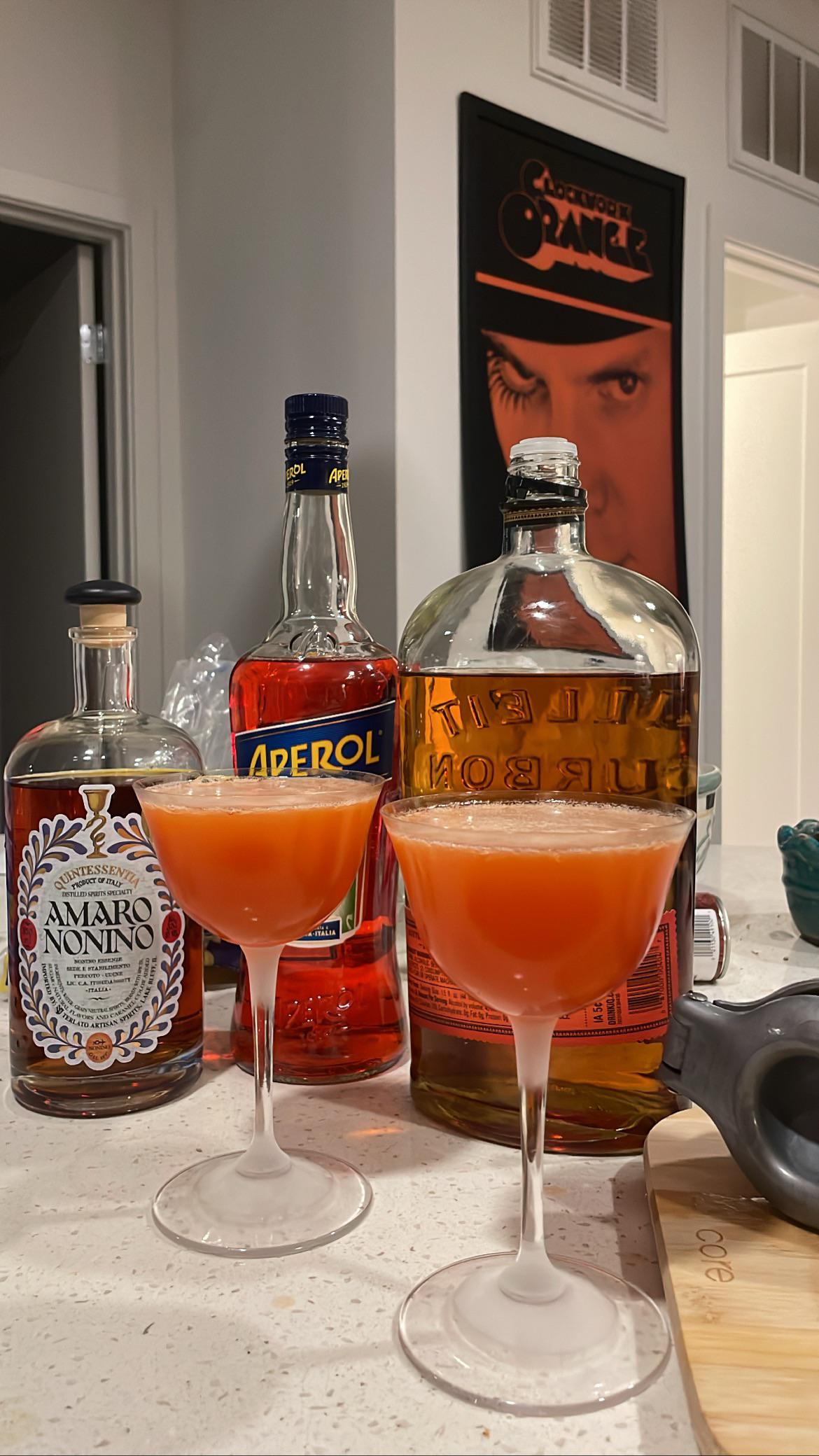 Paper planes | Scrolller