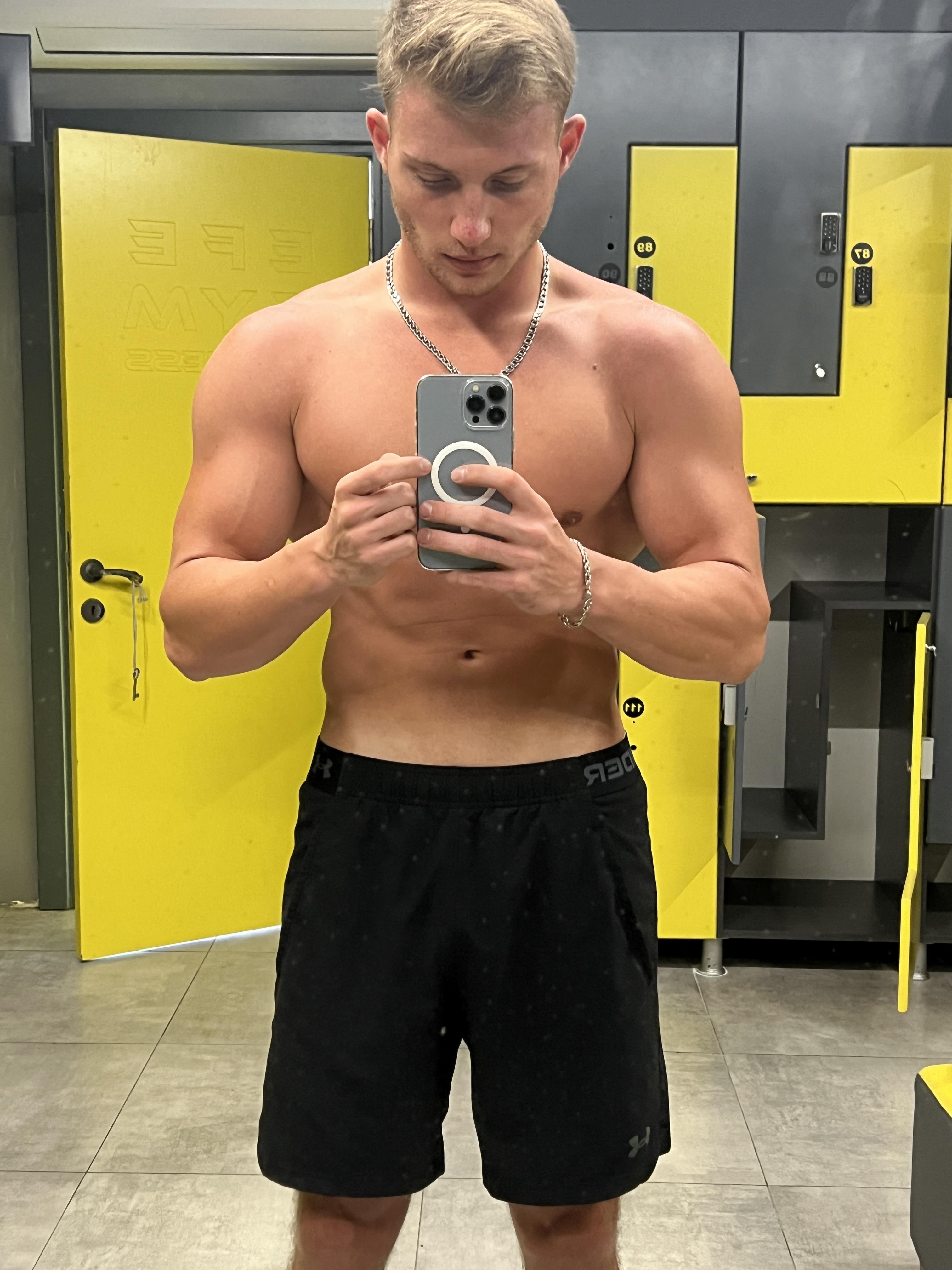 Is it big enough? | Scrolller