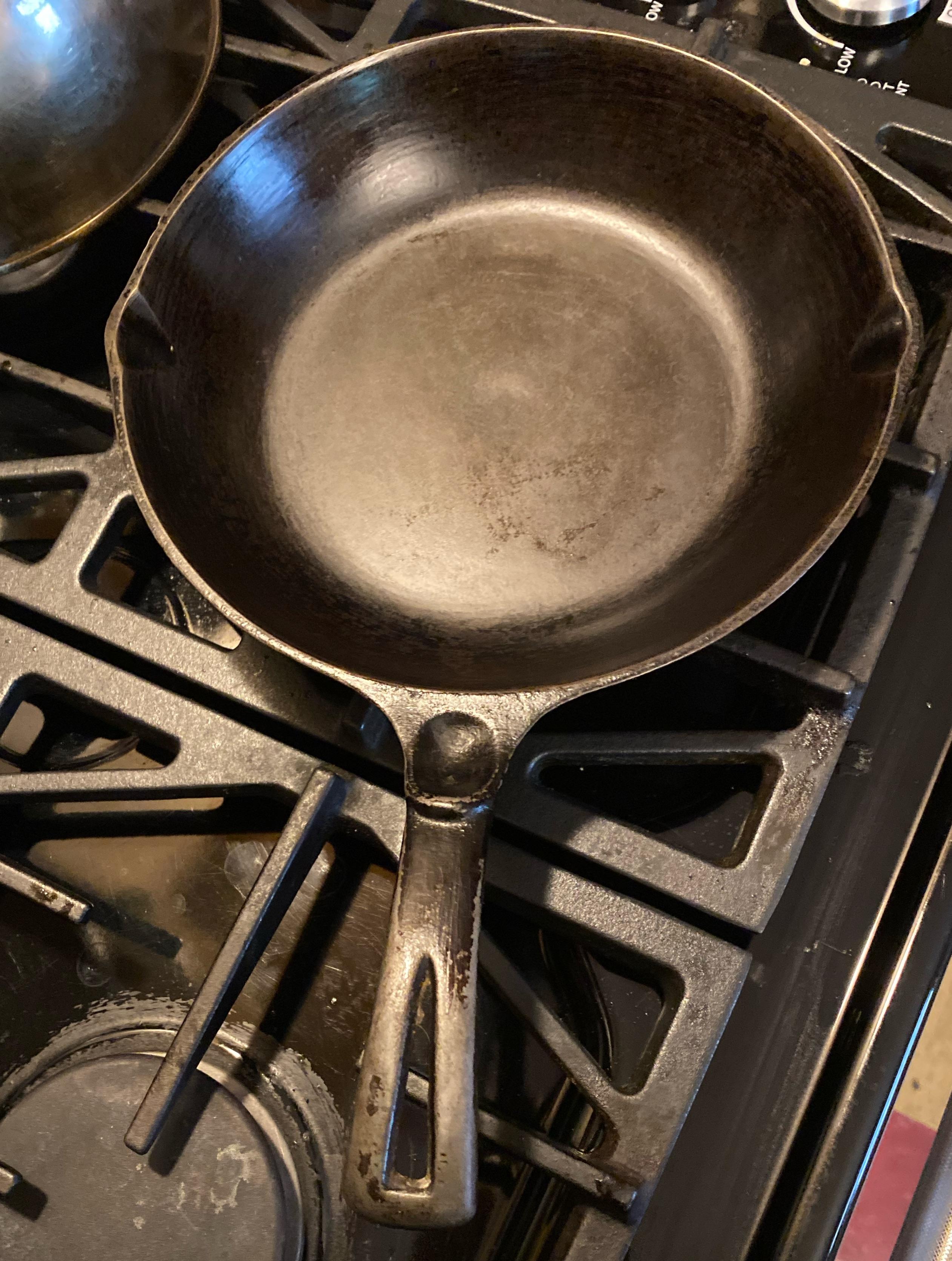 Wagner 9” Chef Skillet | Scrolller