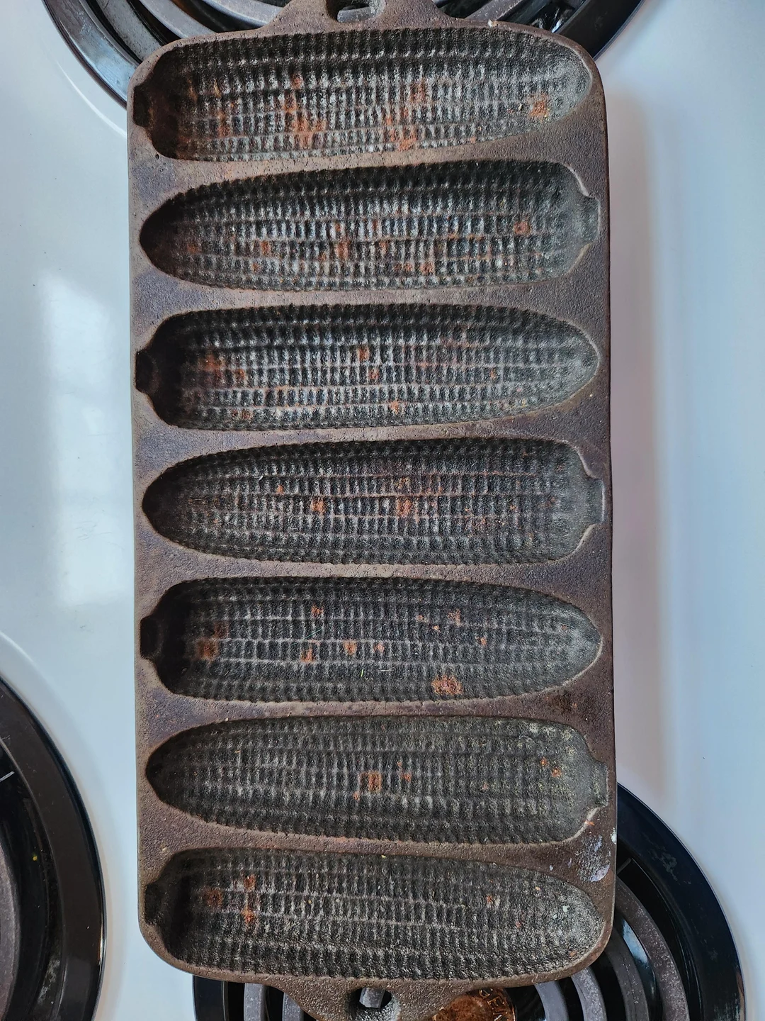 How to season this Wagner cornbread pan? | Scrolller