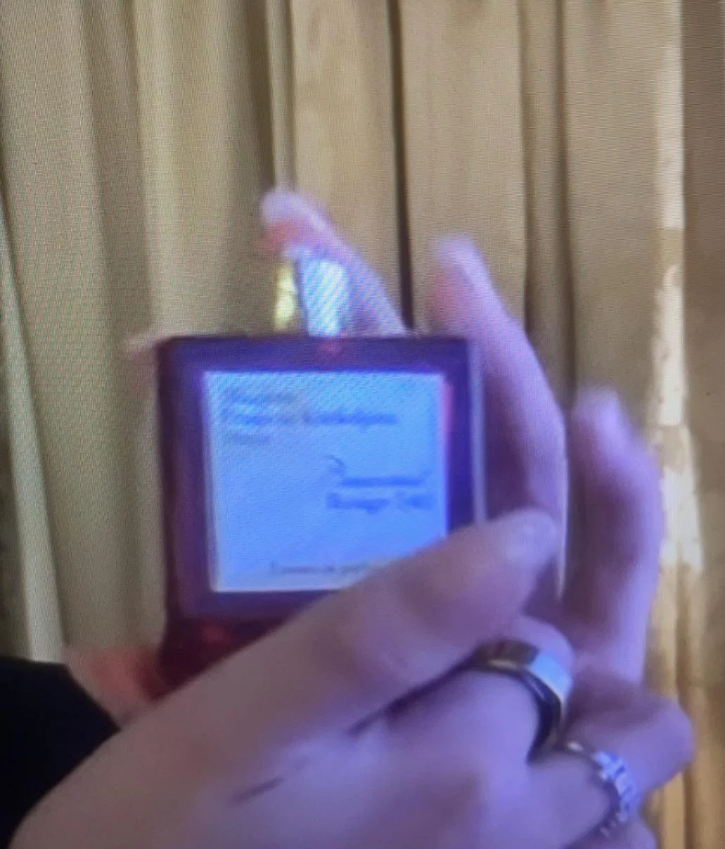 Does anyone know what perfume this is? | Scrolller