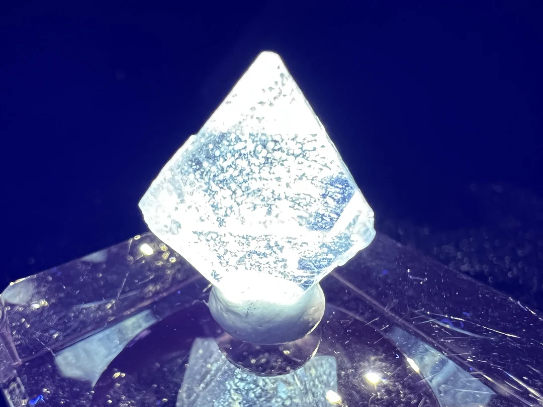 UV image of petroleum-included fluorite. (Cave in Rock, Hardin County, IL) NFS. | Scrolller