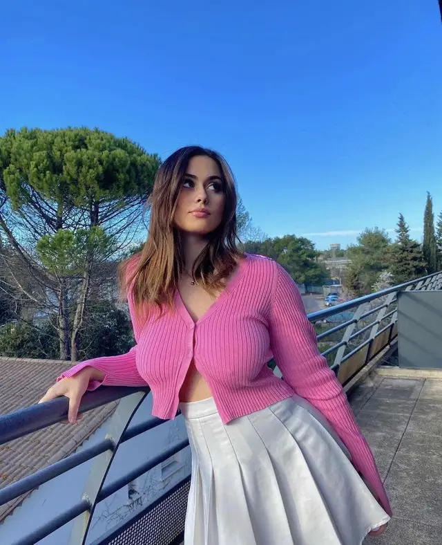 Discover more like 2busty2hide: Gorgeous and Related Content | Scrolller