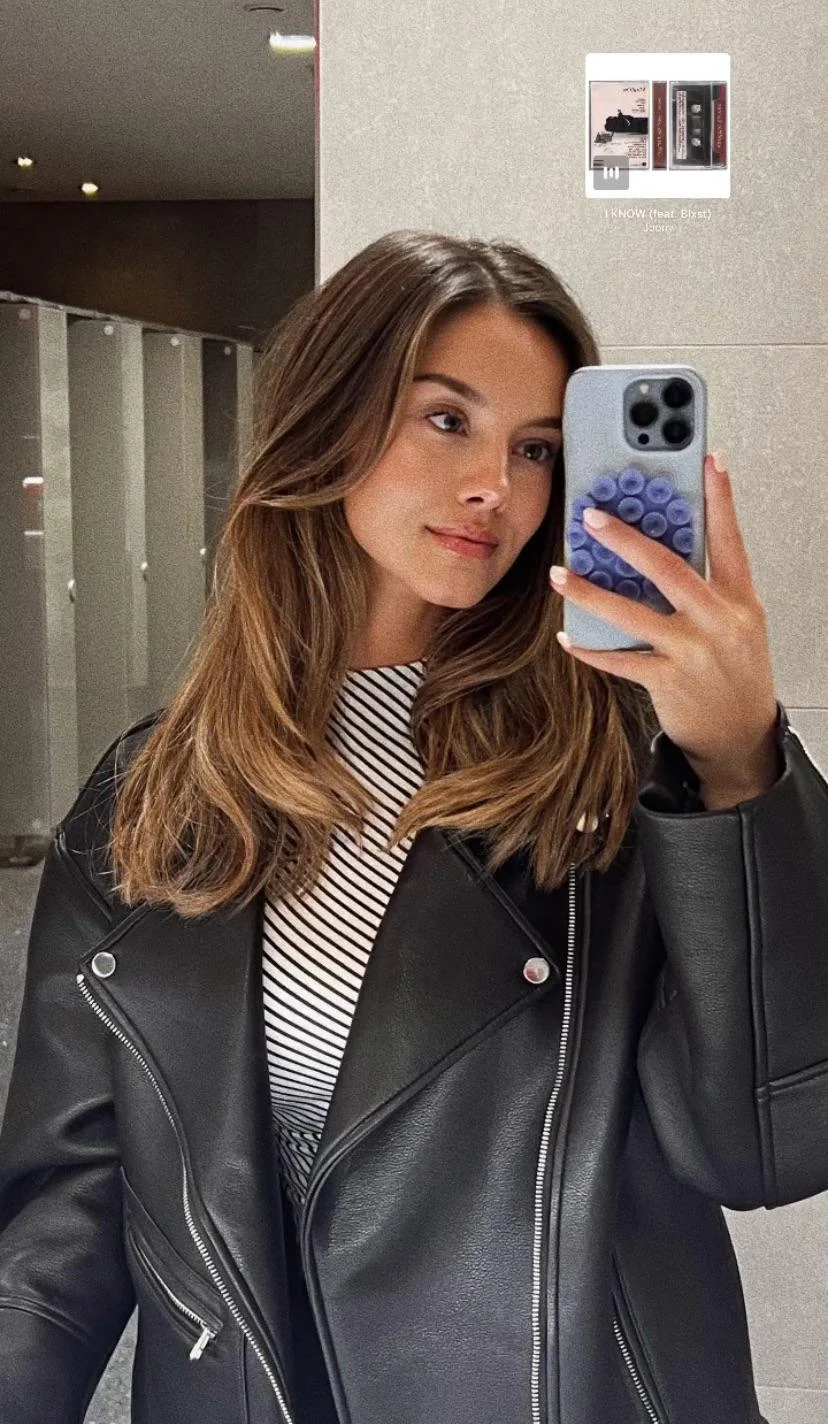 Selfie (IG story 26/03/2024) | Scrolller