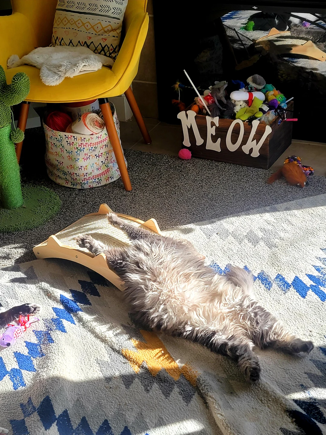 I'm pretty sure there's a head in there somewhere | Scrolller