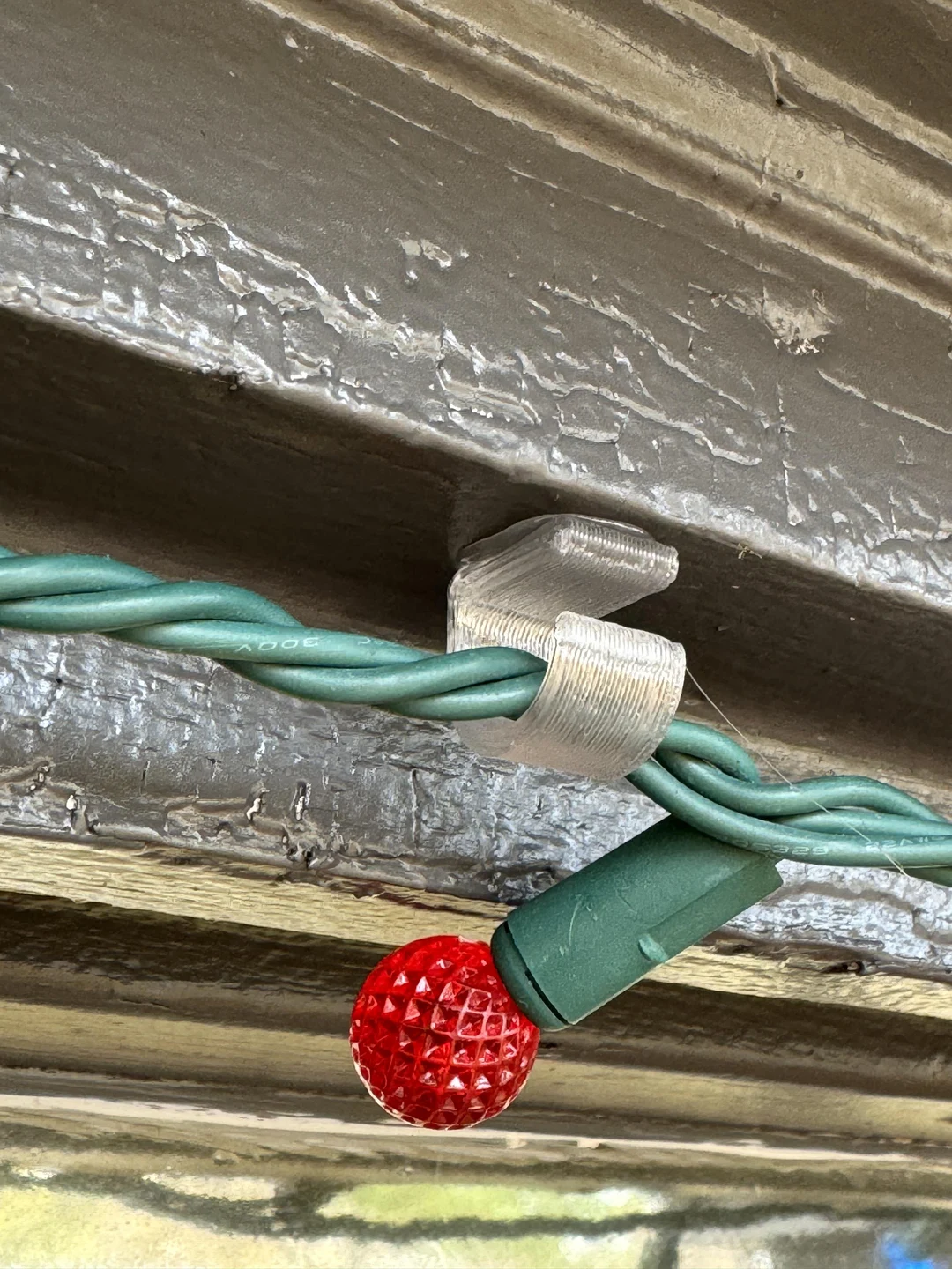 Simple mount for Christmas lights | Scrolller