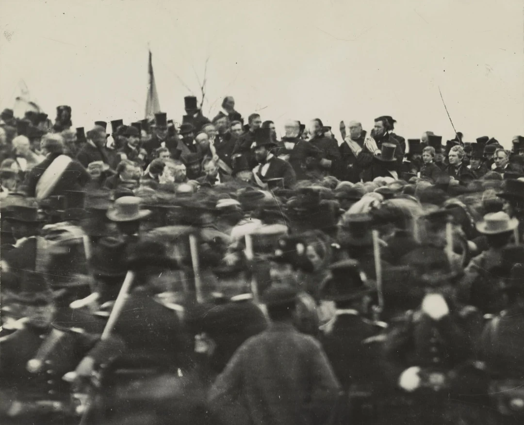 Abraham Lincoln delivering the Gettysburg Address (November 19, 1863) | Scrolller