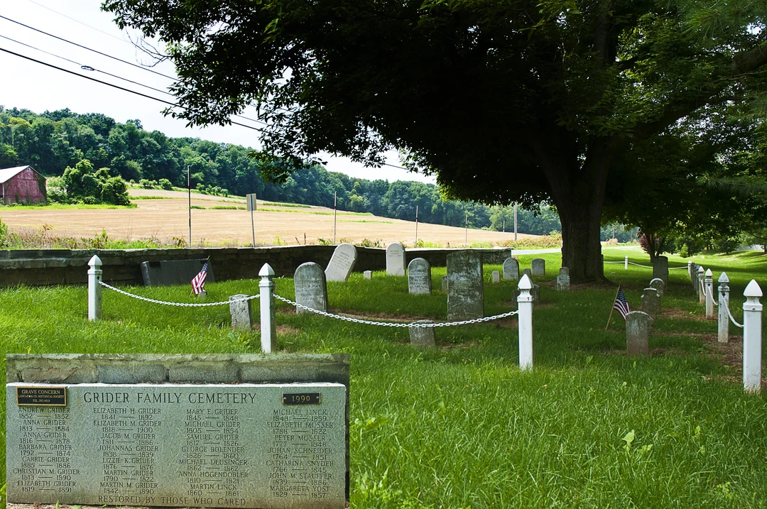 Old Family Cemetery | Scrolller