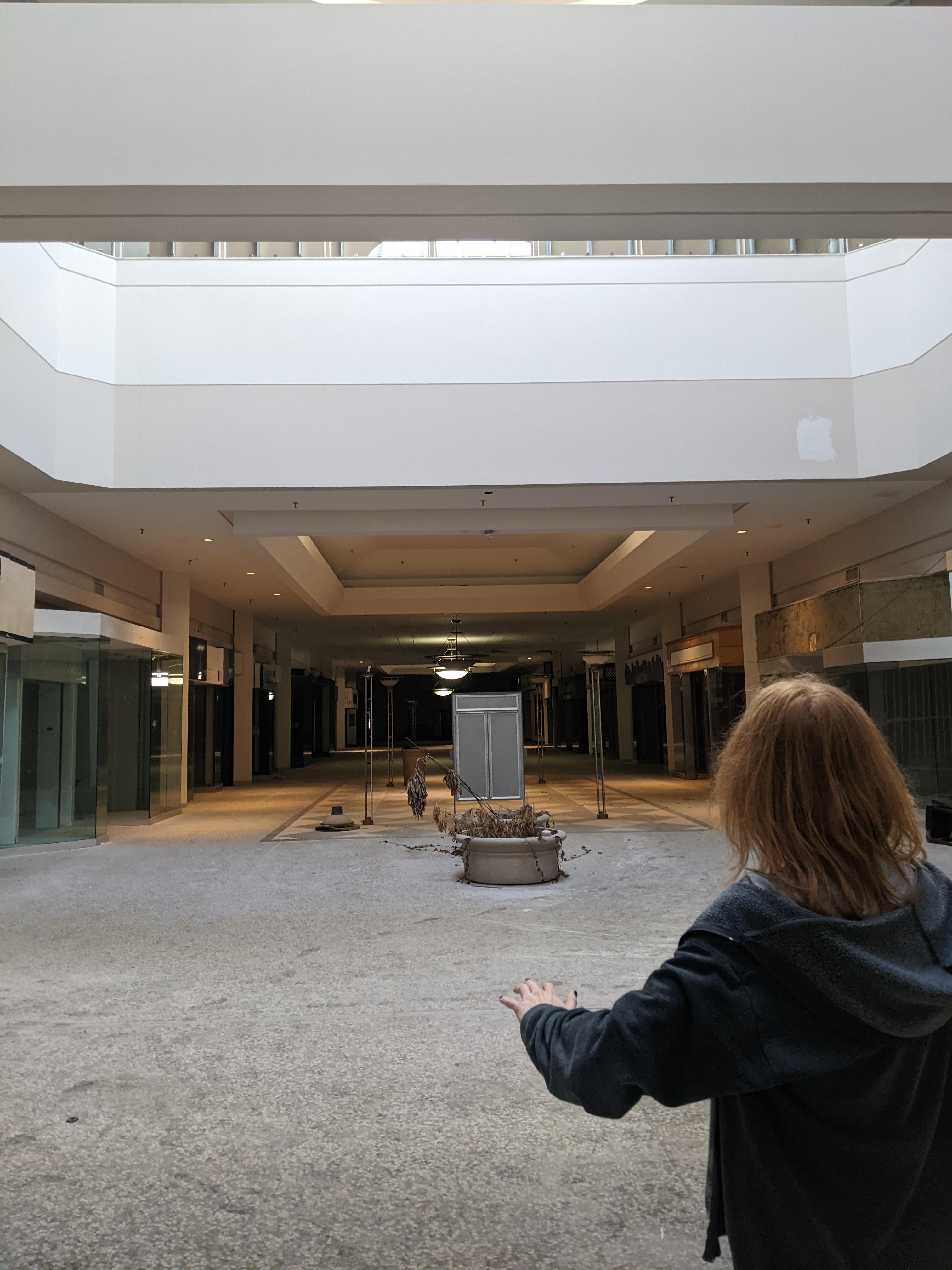 Abandoned mall in Dallas TX! | Scrolller