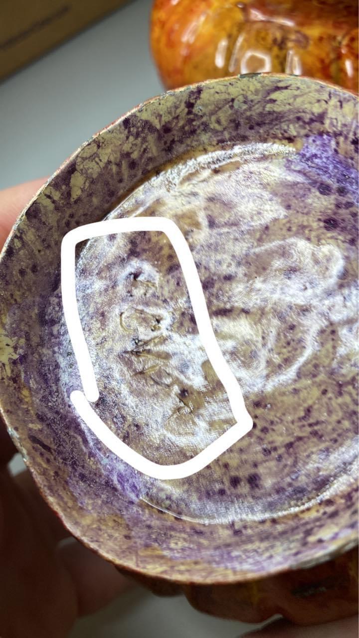 Need help identifying these vases | Scrolller