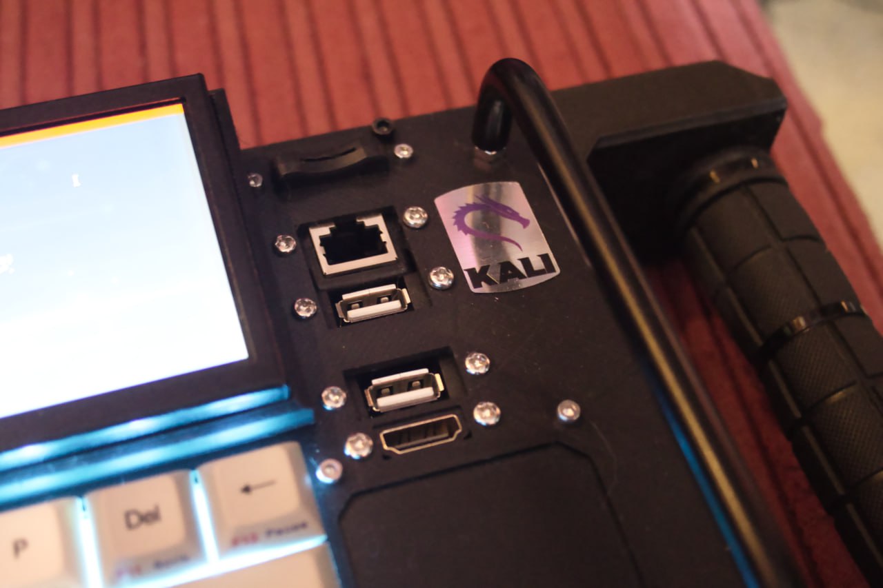 Cyberdeck build 002 - Completed! | Scrolller