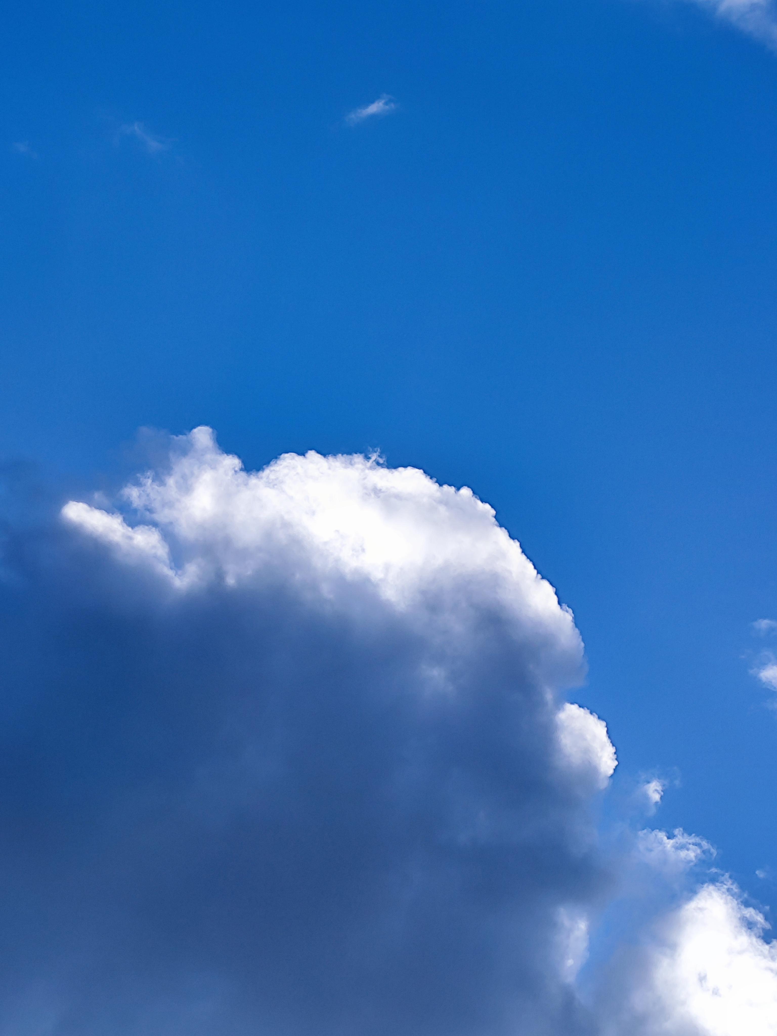 Clouds in the sunshine | Scrolller