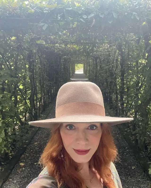 Christina Hendricks setting the standard again [01/12/24] | Scrolller