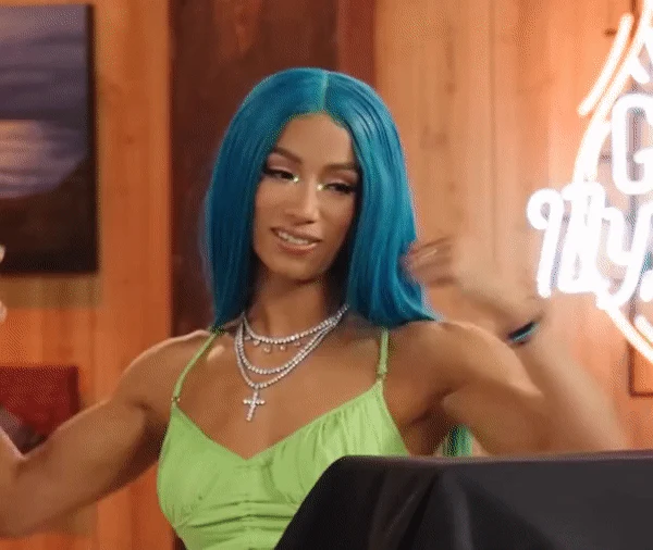 Sasha Banks flex | Scrolller